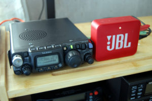 FT-817に外部スピーカーを接続してFMラジオ放送を聴く | Active Shack